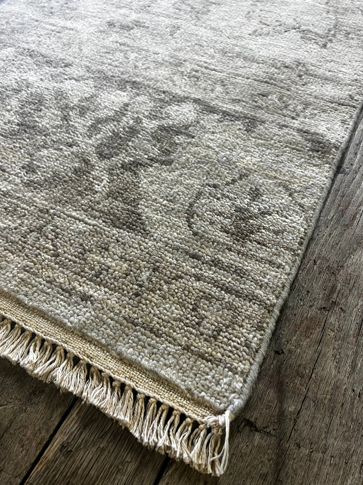 Rugs Made-To-Order – Banana Manor Rug Factory Outlet